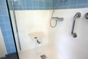 Shower Safety Equipment: Ultimate Guide for Seniors - Seniors Mobility ...